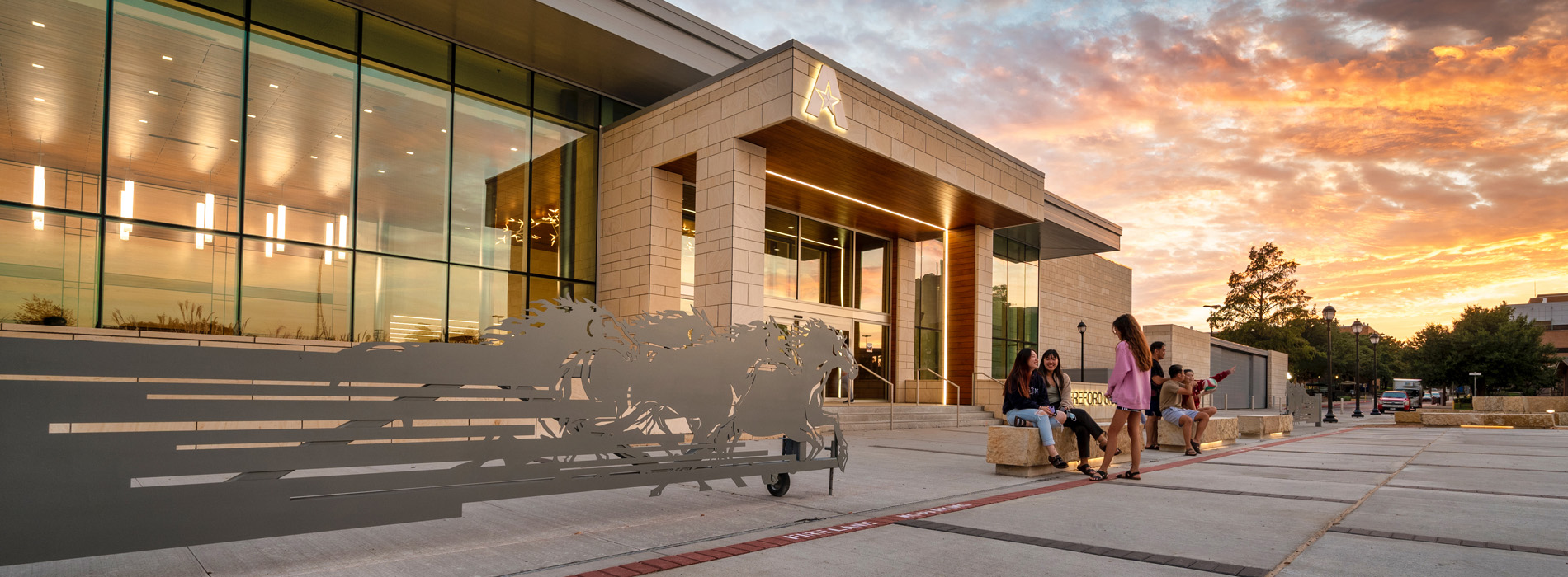 The University of Texas at Arlington - TheCollegeTour.com